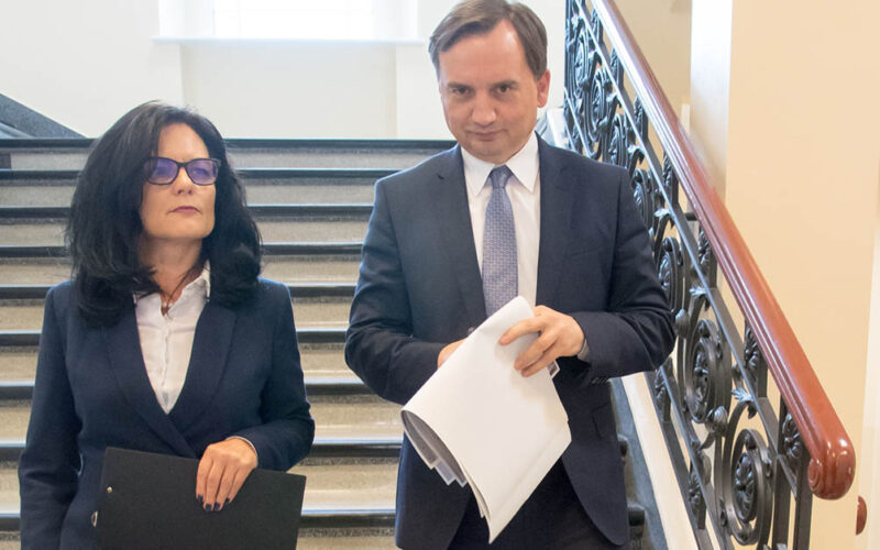 Śledztwa pod presją PiS | Przegląd