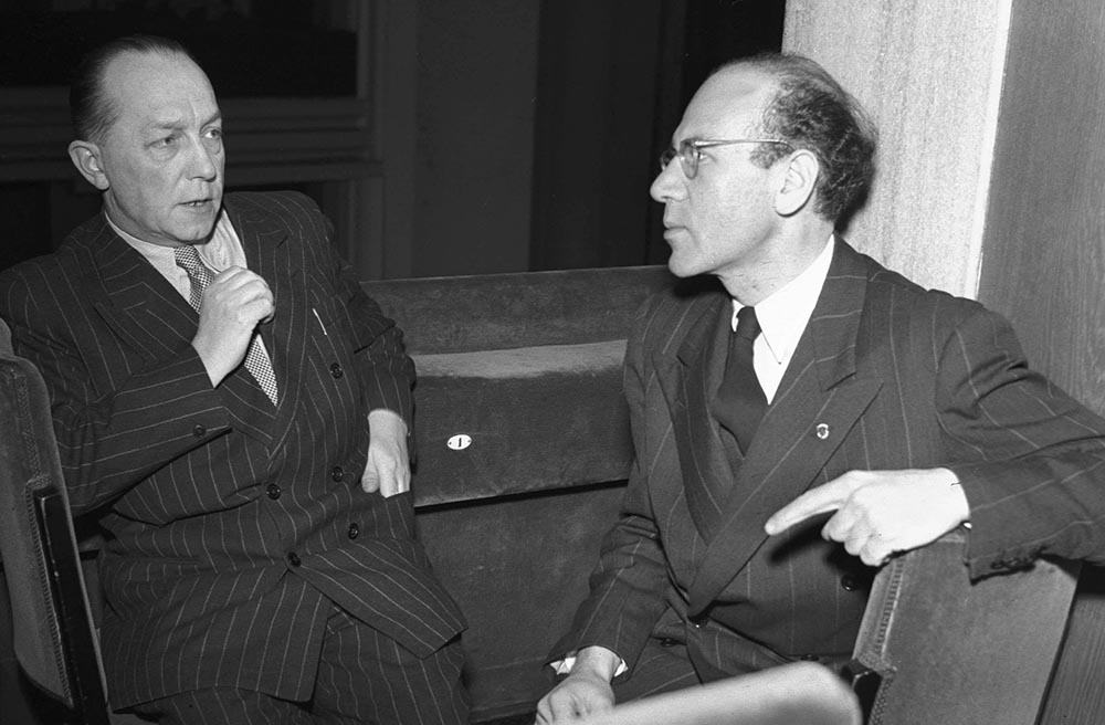 Dekomunizacja Kruczkowskiego | Przegląd